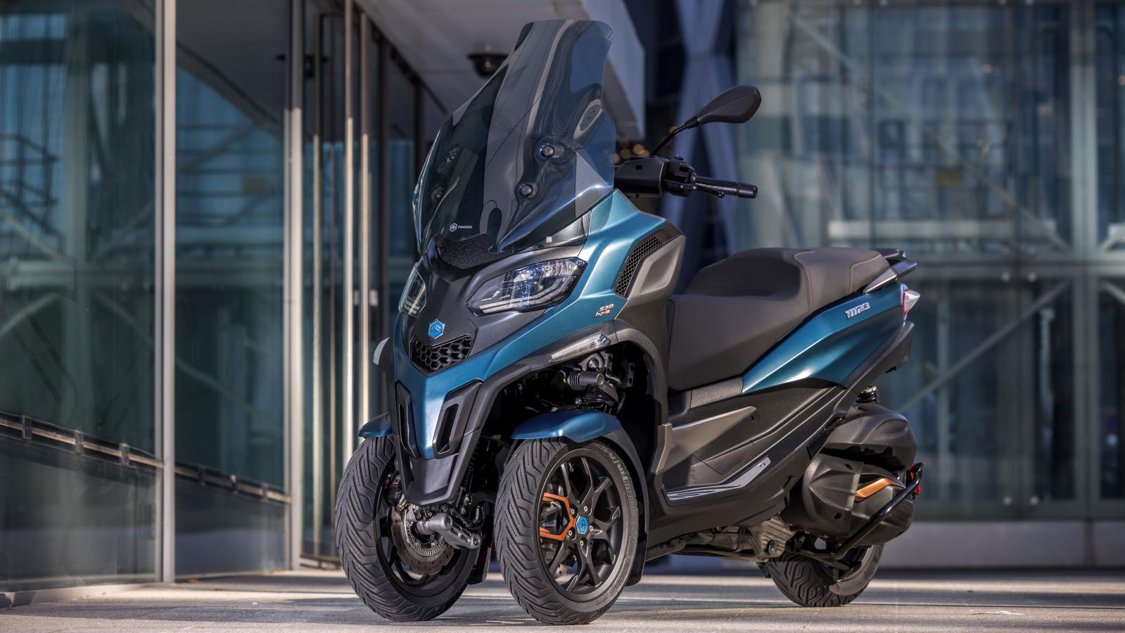 Αποστολή Γαλλία: Οδηγούμε το νέο Piaggio MP3 - piaggio mp3 400 hpe