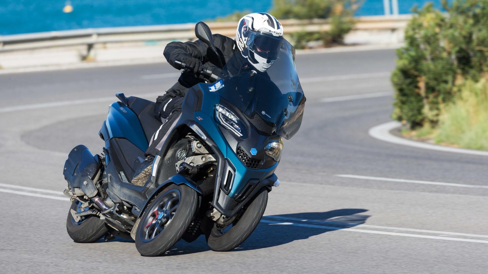 Piaggio MP3 530 Exclusive - Test Εμφάνιση - ποιότητα Ανεση - εργονομία ...