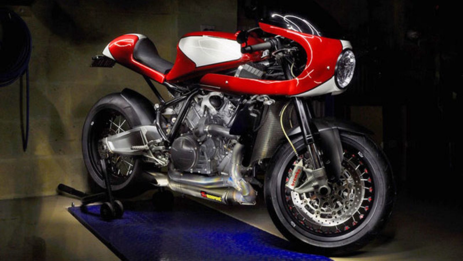 Ρετρό και supersport - ktm 1190 rc8