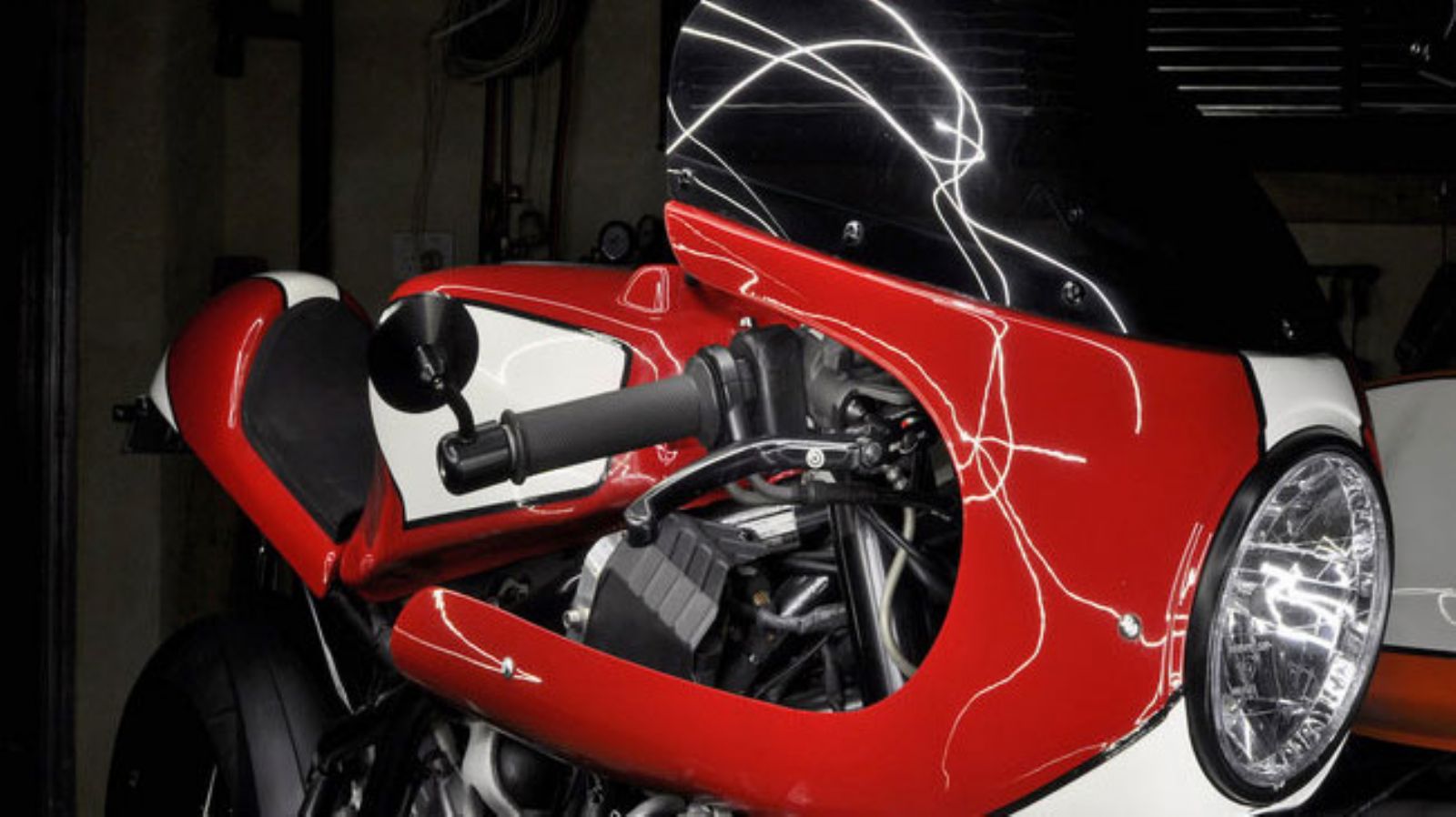 Ρετρό και supersport - ktm 1190 rc8