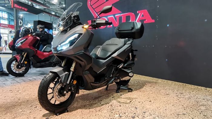Honda X-ADV 350: Με ανεστραμμένο πιρούνι και χώρο για 2 full face κράν ...